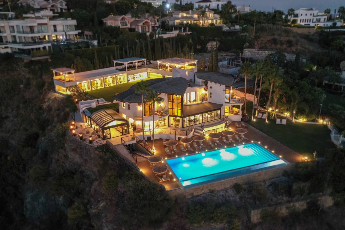 2175 M² Villa ∙ 14 Slaapkamers ∙ 32 Gasten - Benahavís