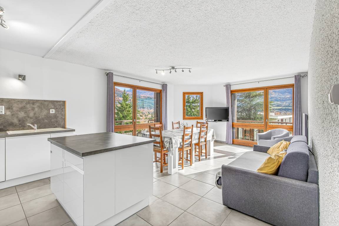 76 M² Appartement ∙ 2 Chambres ∙ 6 Personnes - Embrun