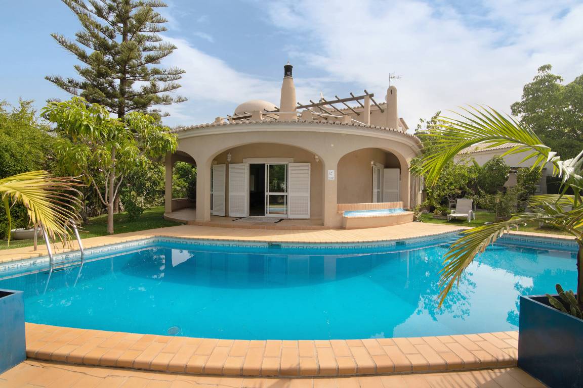 250 M² Villa ∙ 4 Chambres ∙ 8 Personnes - Quarteira