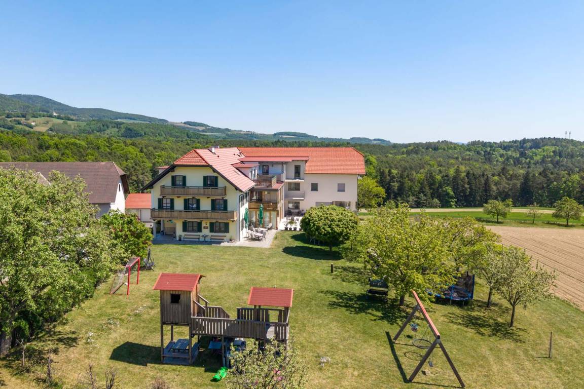 39 M² Ferienwohnung ∙ 1 Schlafzimmer ∙ 4 Gäste - Wenigzell