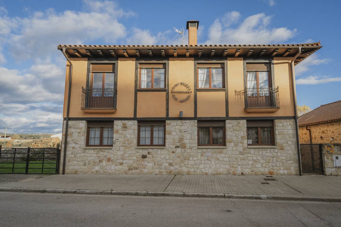 130 M² Apartamento ∙ 4 Habitaciones ∙ 10 Huéspedes - San Leonardo de Yagüe