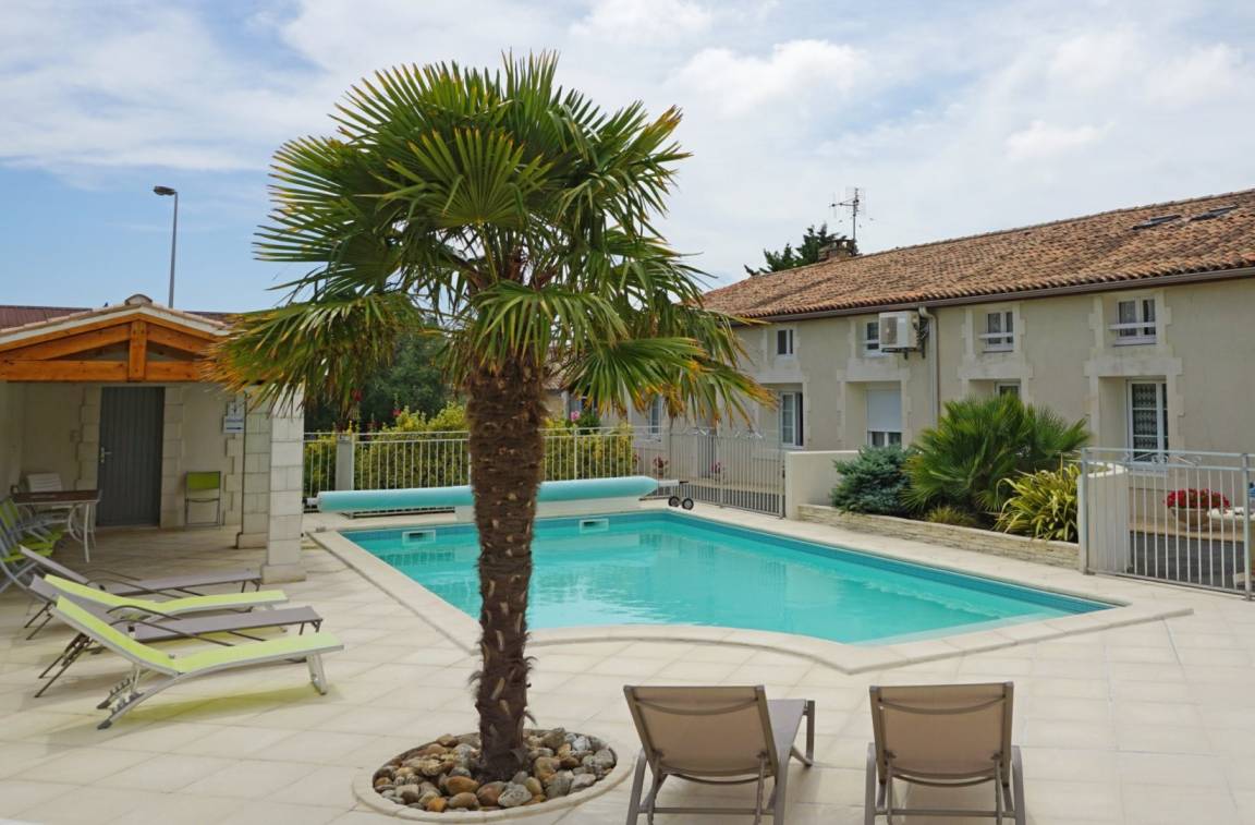 33 M² Studio ∙ 1 Slaapkamer ∙ 2 Gasten - Meschers-sur-Gironde