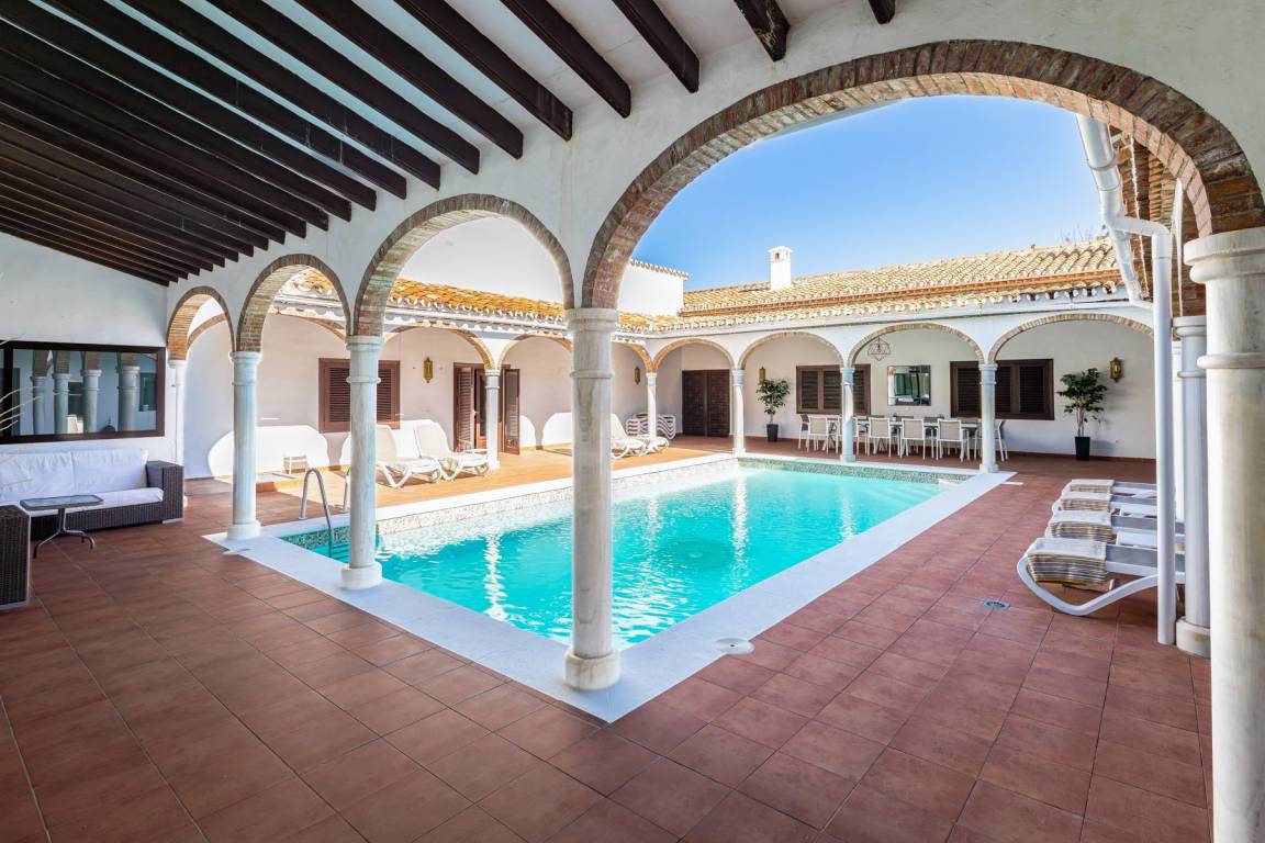 Villa ∙ 8 Slaapkamers ∙ 20 Gasten - Nerja