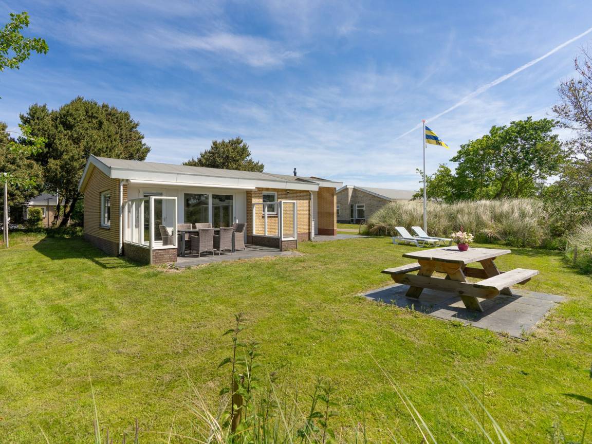 110 M² Bungalow ∙ 3 Bedrooms ∙ 6 Guests - Ameland