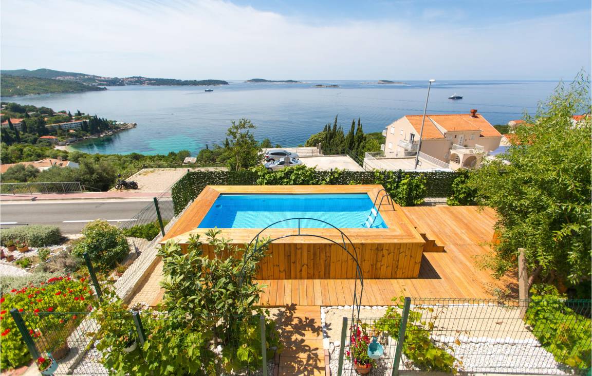 82 M² House ∙ 3 Bedrooms ∙ 6 Guests - Cavtat