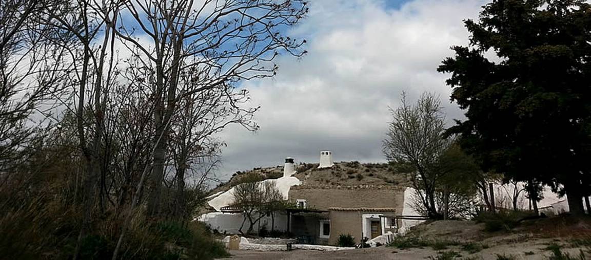 Alojamiento ∙ 1 Habitación ∙ 6 Huéspedes - Zújar