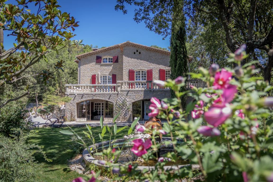 350 M² House ∙ 5 Bedrooms ∙ 18 Guests - Anduze