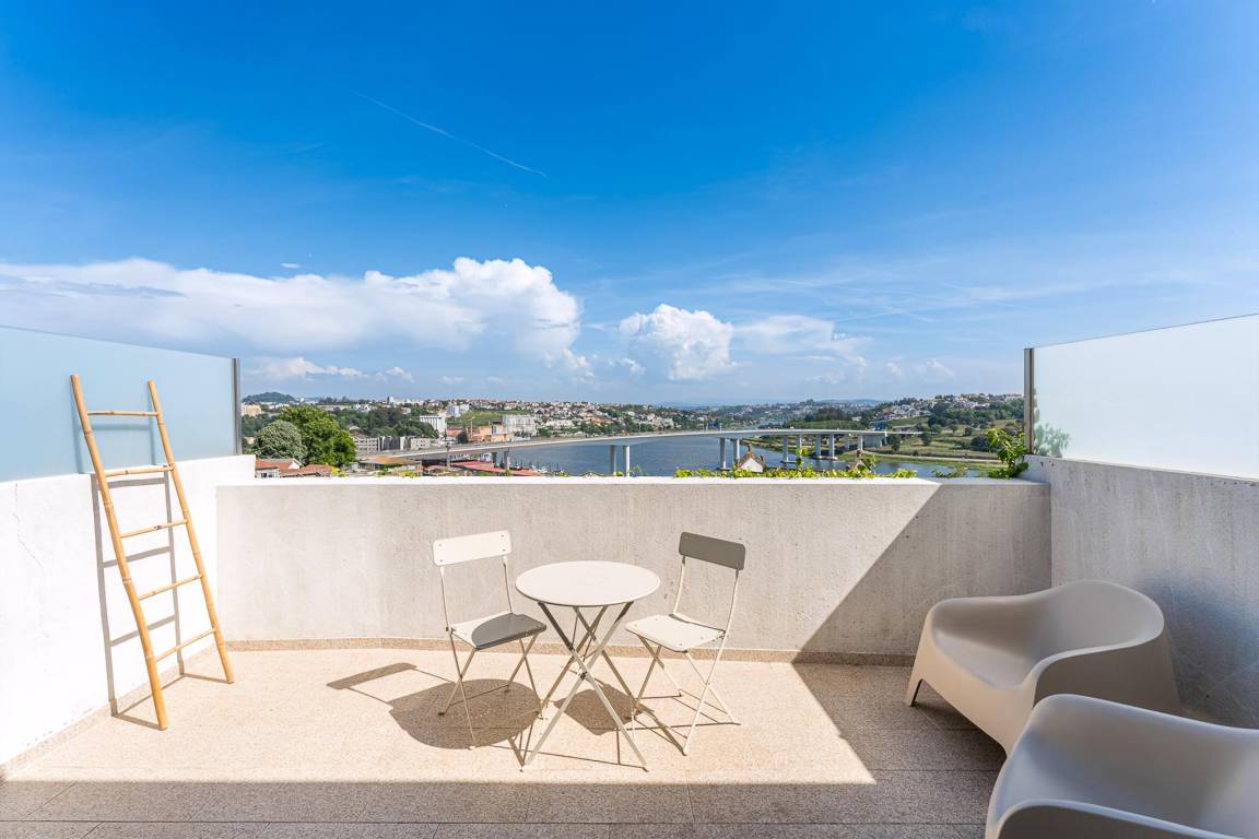 90 M² Apartamento ∙ 2 Quartos ∙ 4 Hóspedes - Rio Tinto