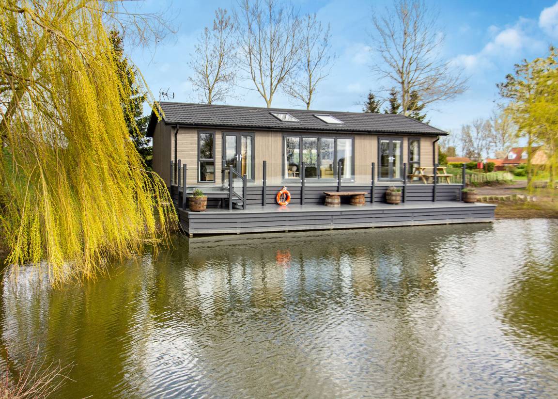 Chalet ∙ 2 Bedrooms ∙ 4 Guests - Lincolnshire