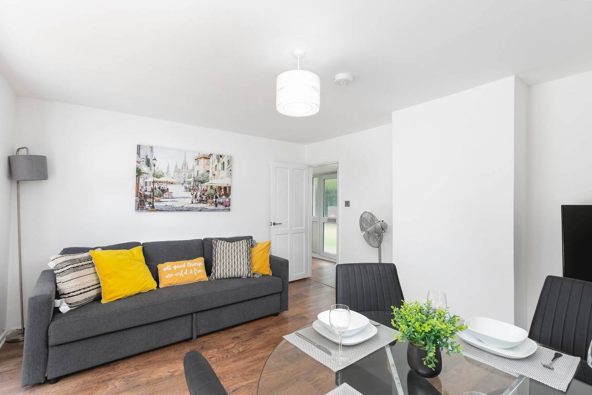 807 M² Apartment ∙ 2 Bedrooms ∙ 6 Guests - Stevenage