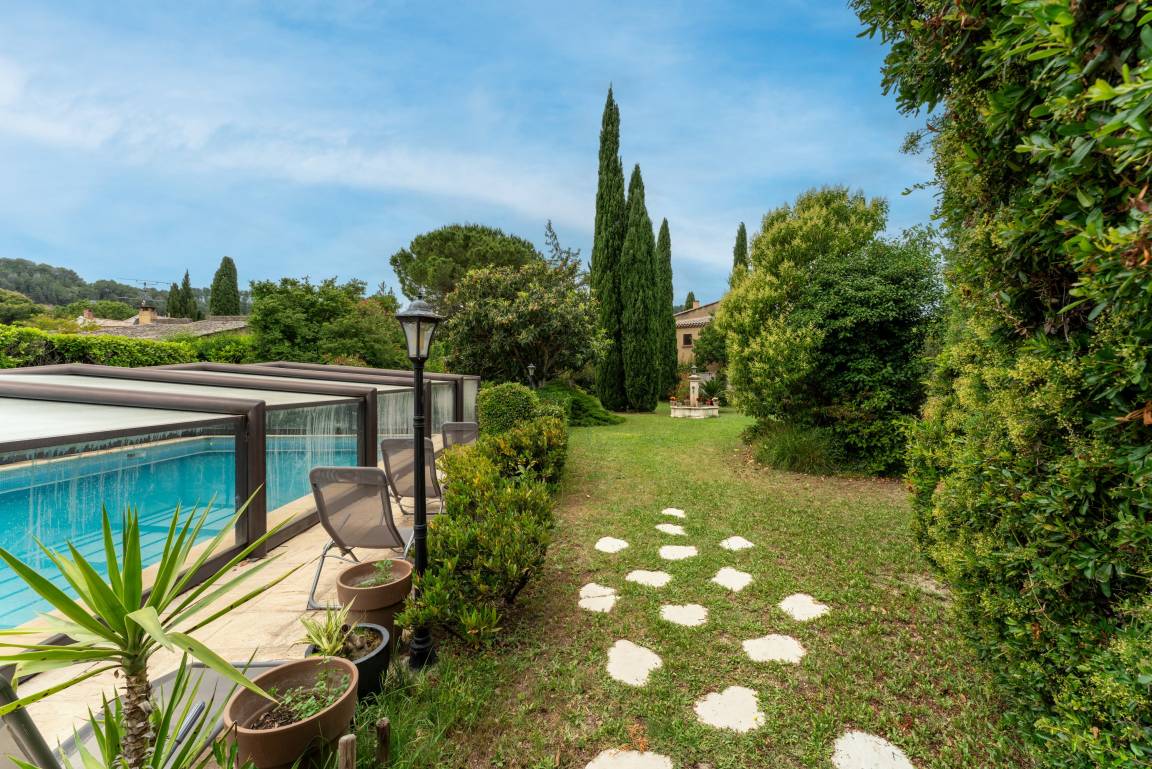 200 M² Villa ∙ 4 Chambres ∙ 10 Personnes - Avignon