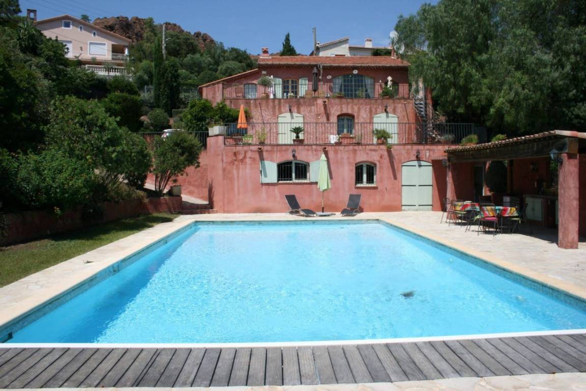 300 M² Villa ∙ 4 Bedrooms ∙ 9 Guests - Agay