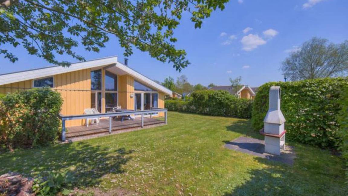 77 M² Ferienhaus ∙ 2 Schlafzimmer ∙ 4 Gäste - Müritz