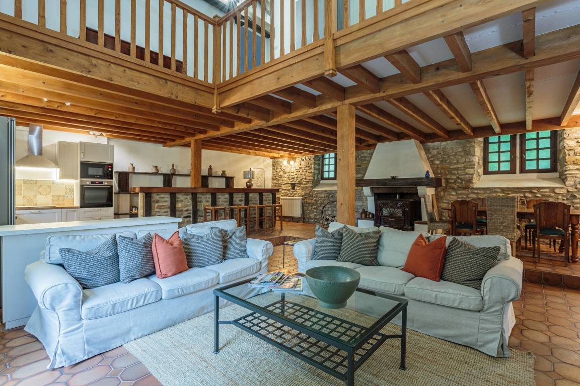 189 M² House ∙ 4 Bedrooms ∙ 8 Guests - Salies-de-Béarn