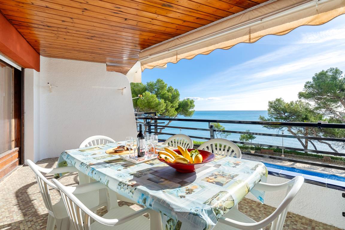 79 M² Apartamento ∙ 3 Habitaciones ∙ 6 Huéspedes - Miami Platja