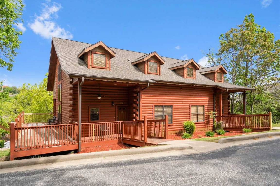 132 M² Cabin ∙ 3 Bedrooms ∙ 8 Guests - Branson, MO
