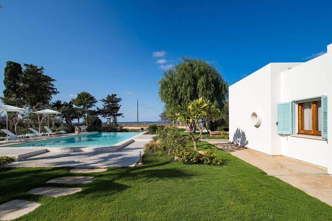 360 M² Villa ∙ 7 Bedrooms ∙ 14 Guests - Trapani