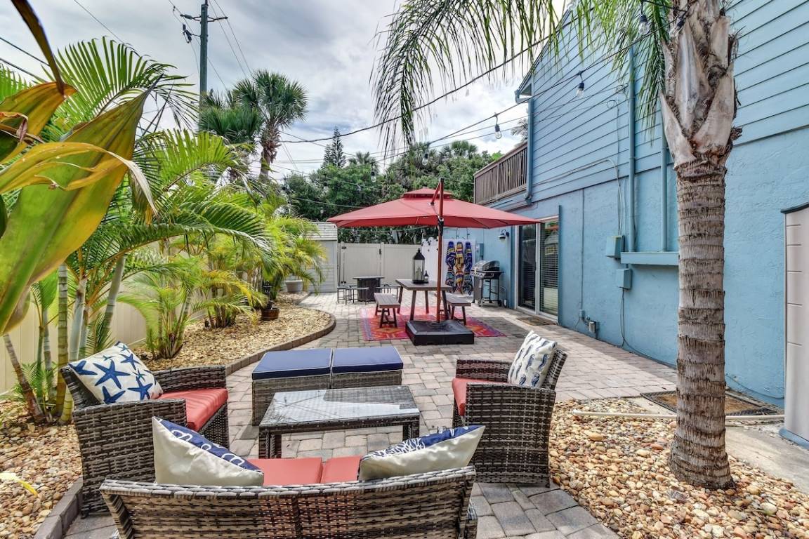 101 M² House ∙ 2 Bedrooms ∙ 6 Guests - New Smyrna Beach, FL