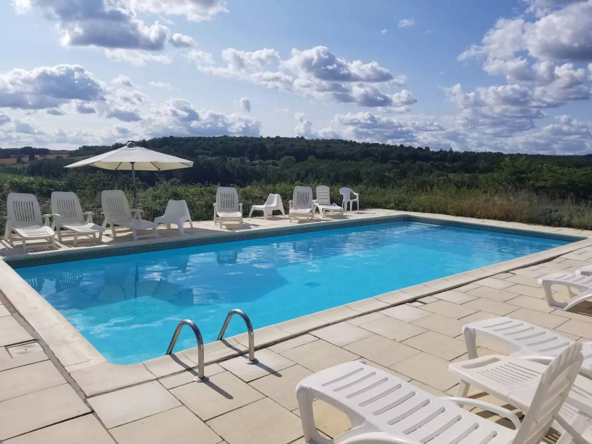 80 M² Ferienhaus ∙ 2 Schlafzimmer ∙ 4 Gäste - Département Charente