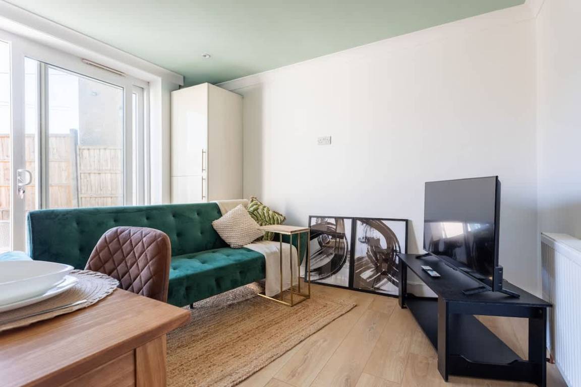Apartment ∙ 4 Bedrooms ∙ 8 Guests - Bristol