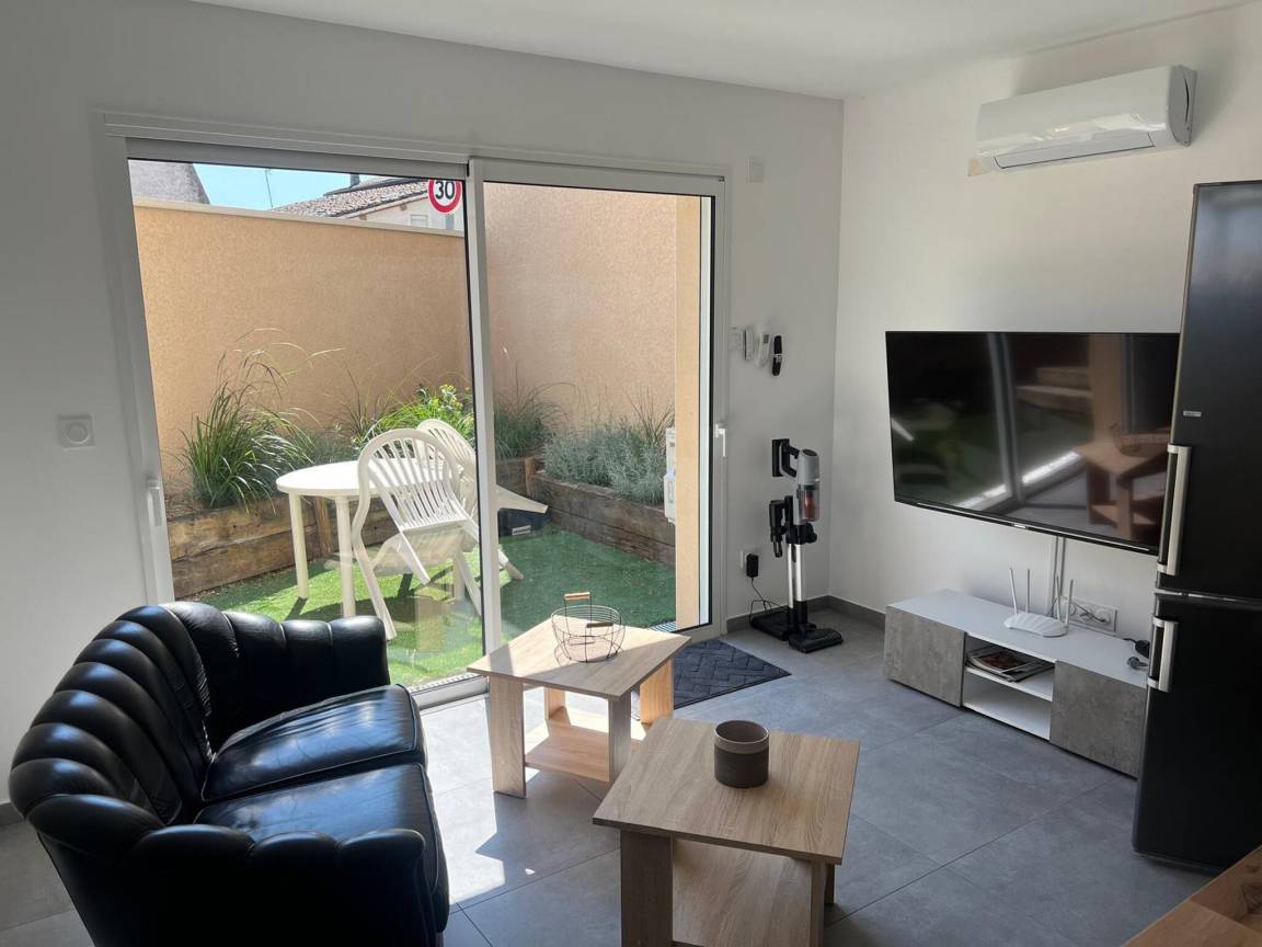 25 M² Huis ∙ 1 Slaapkamer ∙ 2 Gasten - Saint-Quentin-Fallavier