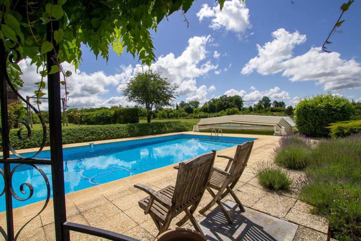 75 M² Gîte ∙ 2 Chambres ∙ 4 Personnes - Montignac