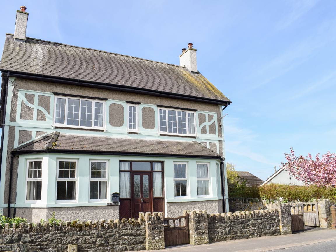 Cottage ∙ 5 Bedrooms ∙ 10 Guests - England