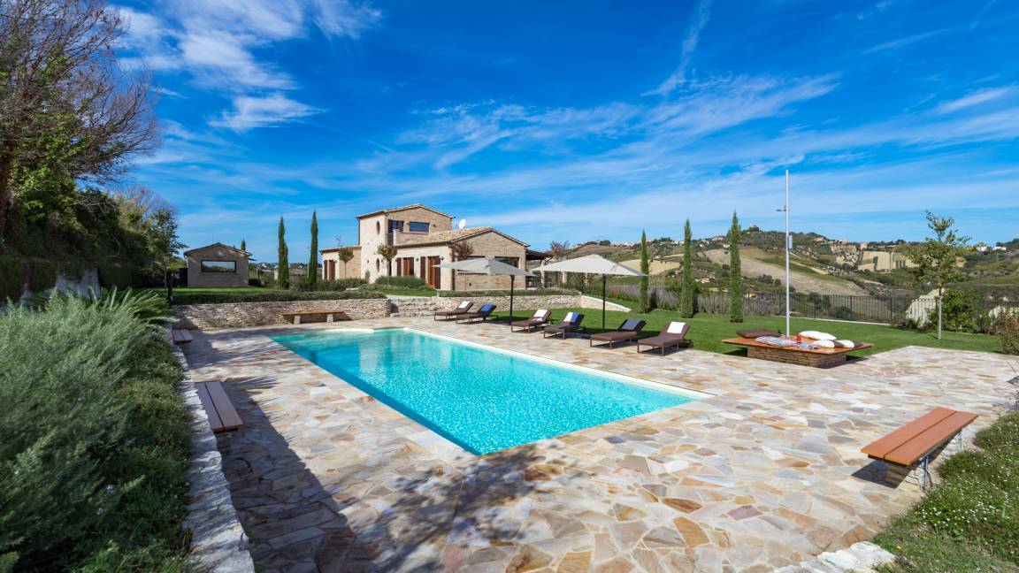 126 M² Villa ∙ 4 Bedrooms ∙ 8 Guests - San Benedetto del Tronto