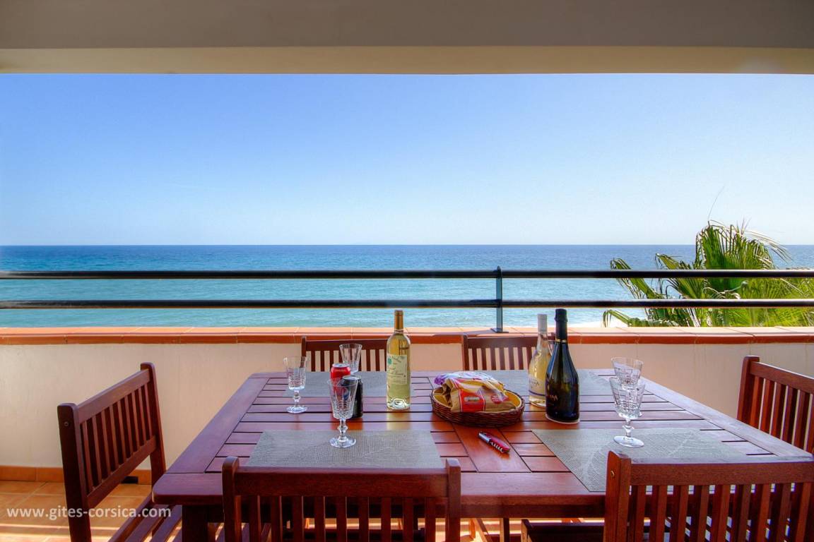 76 M² Gîte ∙ 3 Bedrooms ∙ 6 Guests - Corsica
