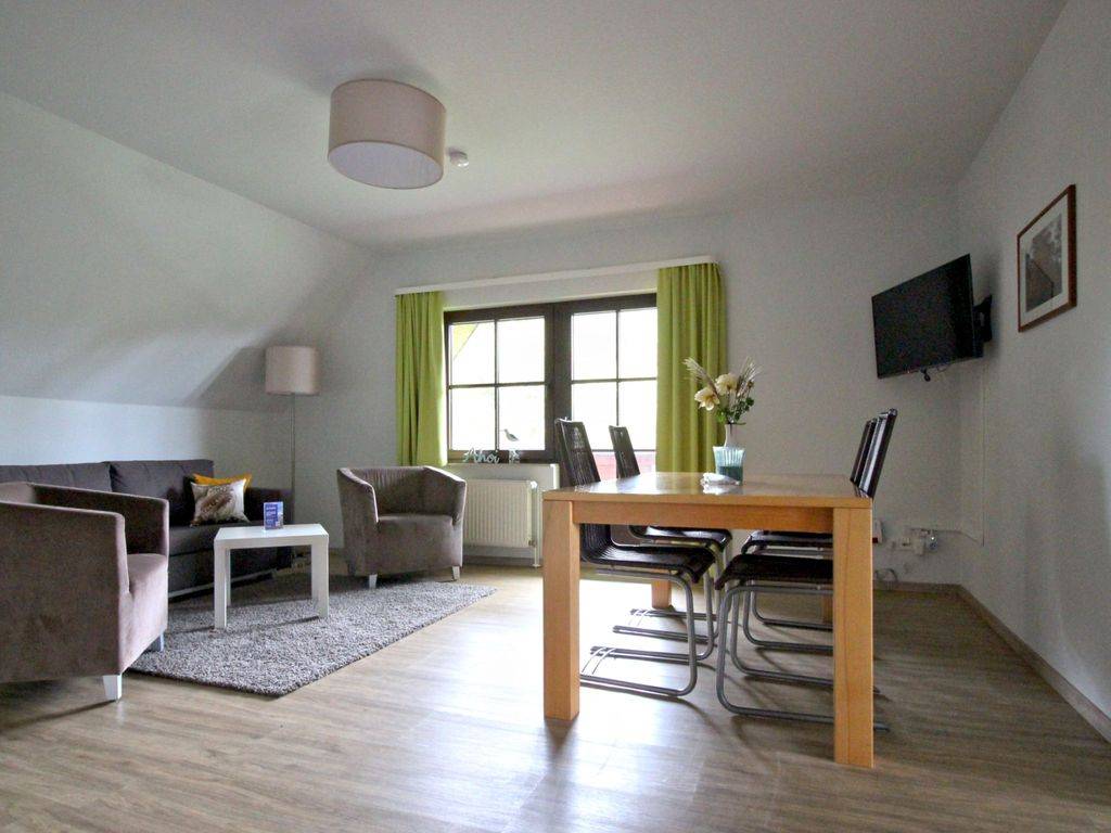 85 M² Ferienwohnung ∙ 2 Schlafzimmer ∙ 6 Gäste - Glowe