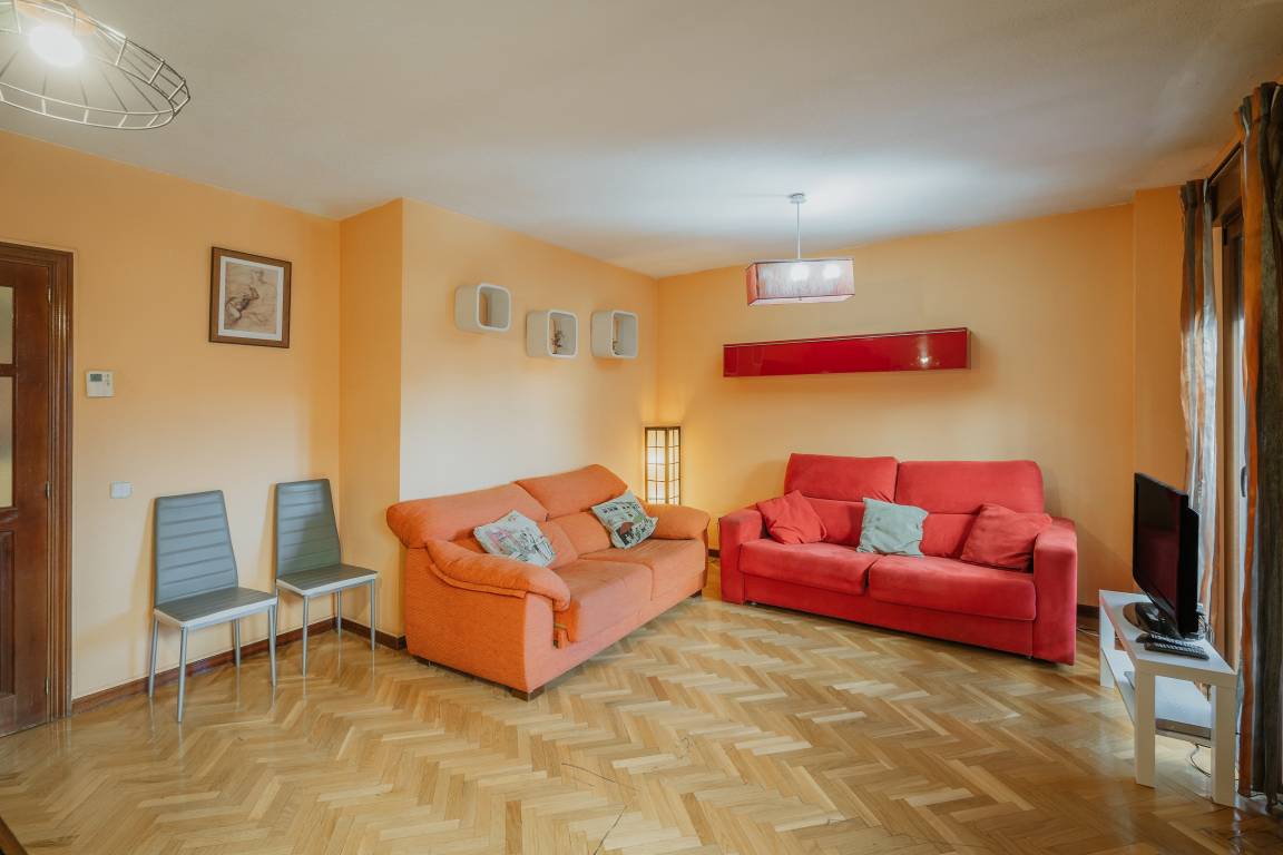 75 M² House ∙ 2 Bedrooms ∙ 6 Guests - Ávila‎