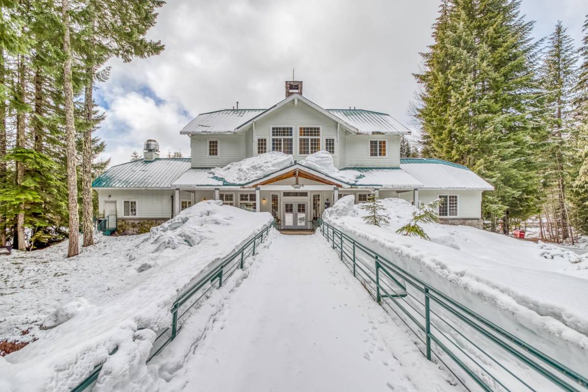 938 M² Cabin ∙ 12 Bedrooms ∙ 30 Guests - Oregon