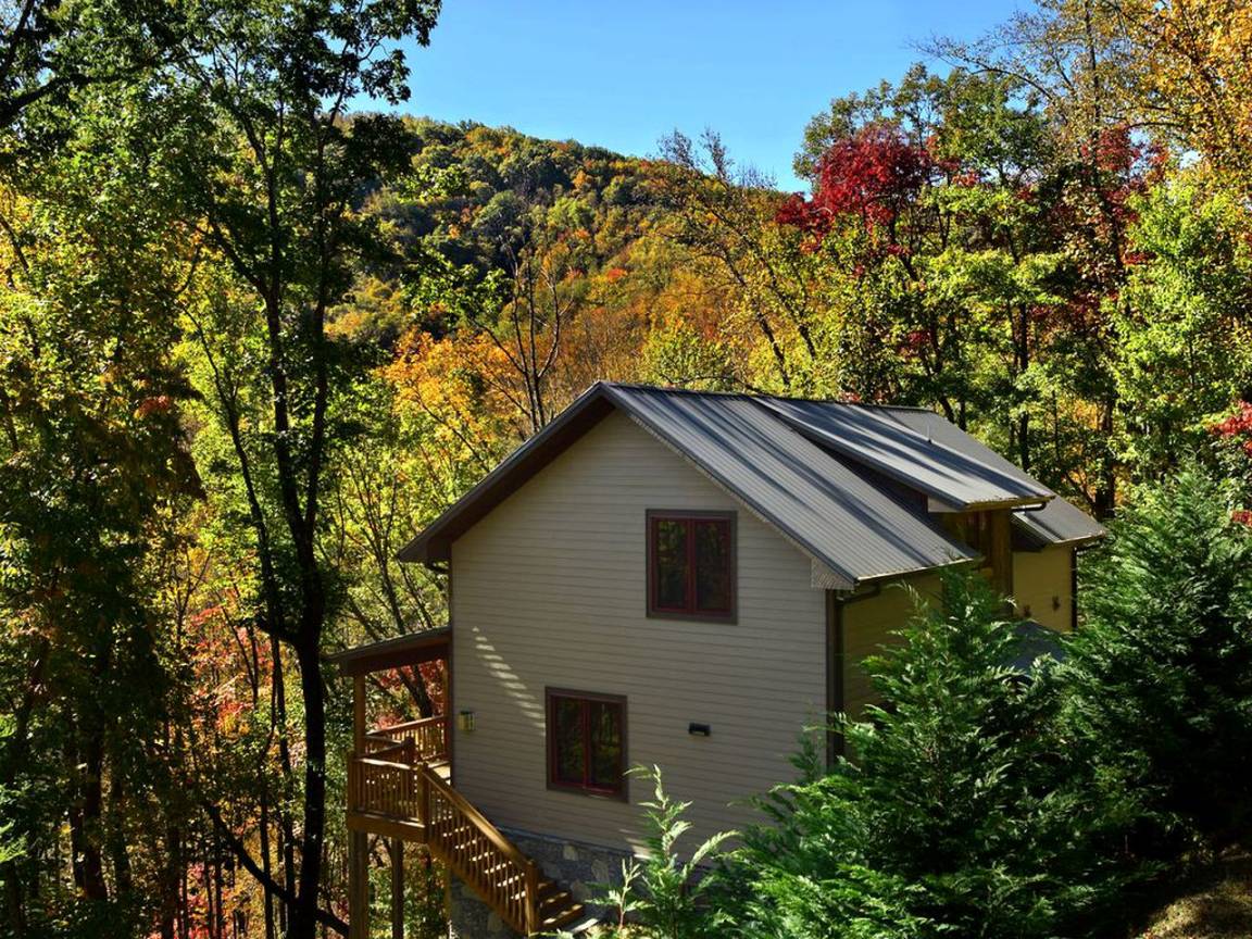 House ∙ 3 Bedrooms ∙ 10 Guests - Blowing Rock, NC