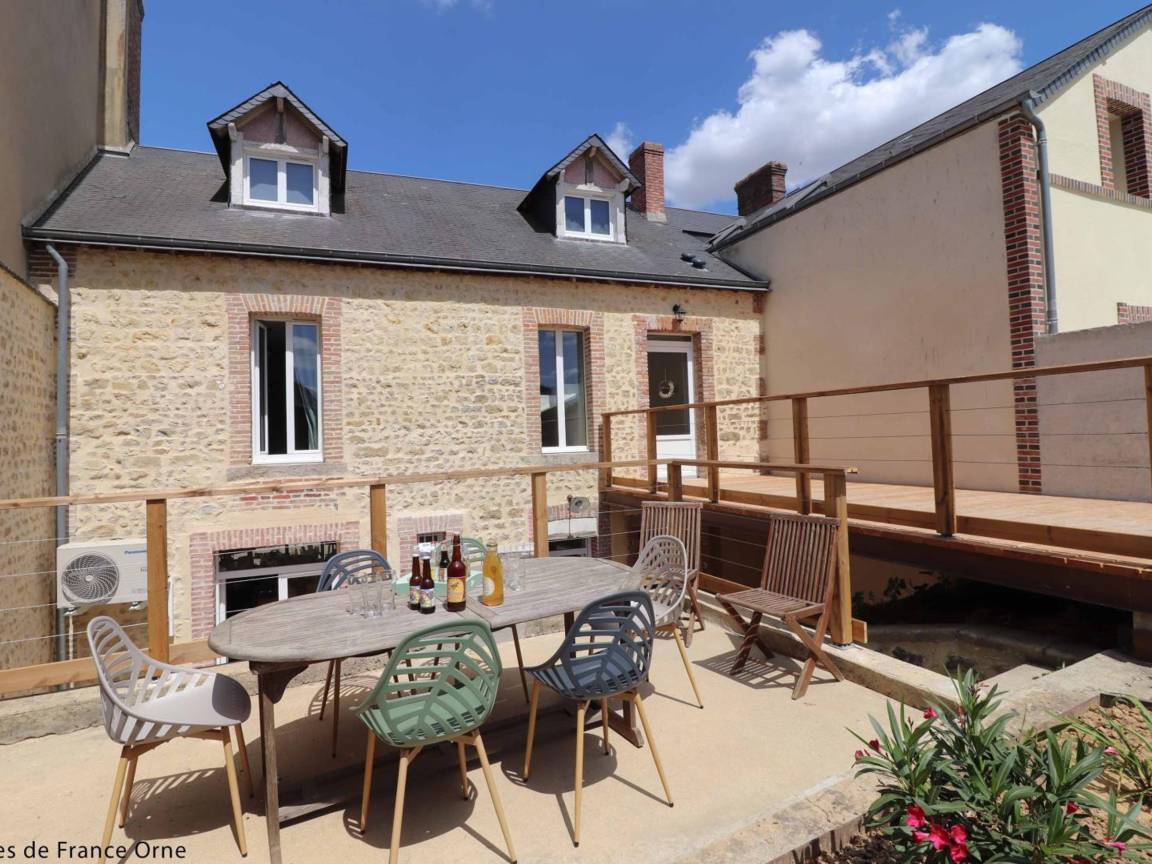 135 M² Cottage ∙ 3 Bedrooms ∙ 7 Guests - Sées