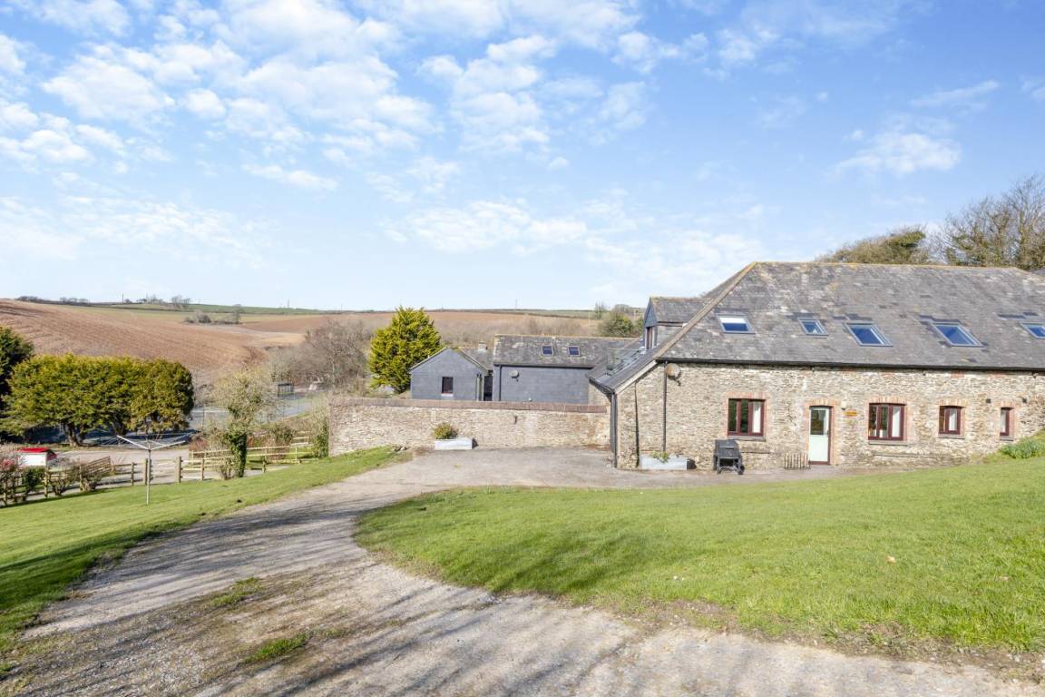 Cottage ∙ 6 Bedrooms ∙ 12 Guests - Kingsbridge