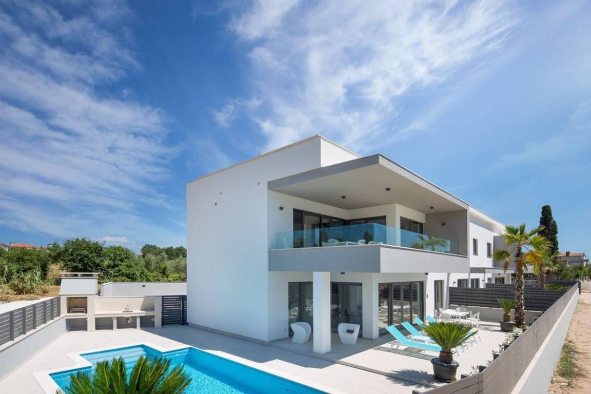 219 M² Apartment ∙ 3 Bedrooms ∙ 7 Guests - Pula