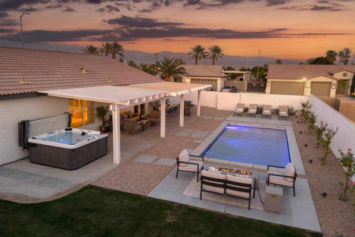 143 M² Talo ∙ 4 Makuuhuonetta ∙ 10 Vierasta - Indio, CA