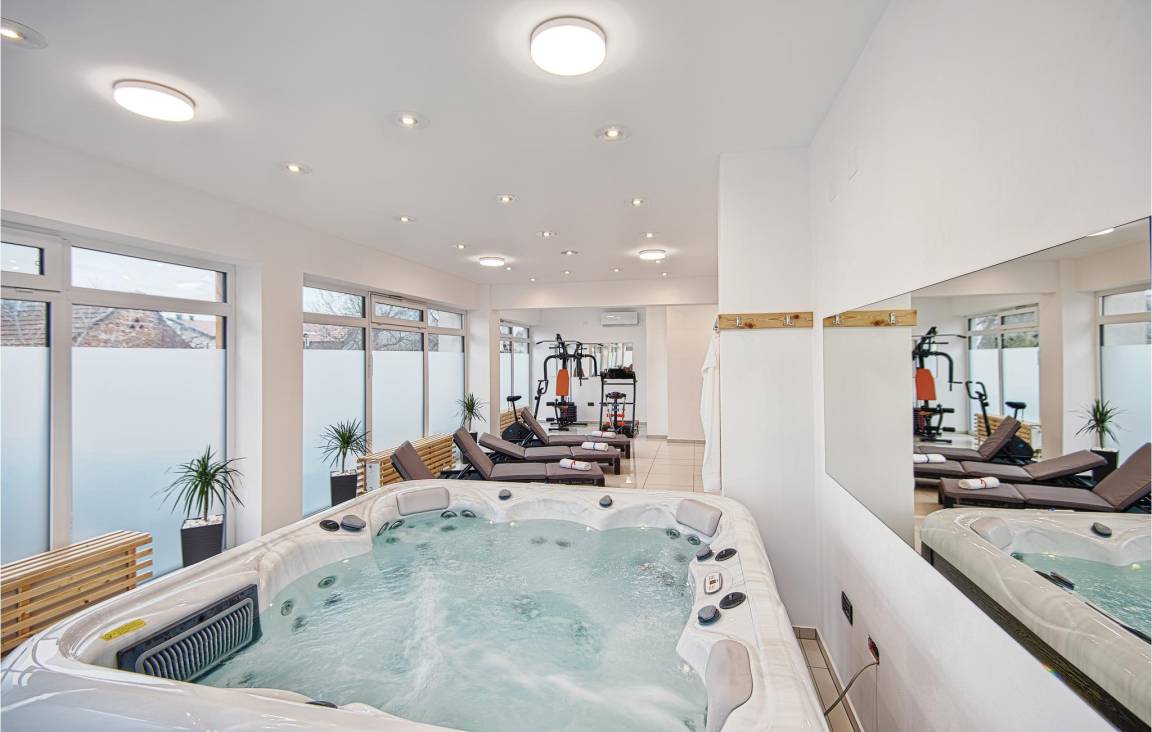 266 M² Ferienhaus ∙ 4 Schlafzimmer ∙ 12 Gäste - Varaždin