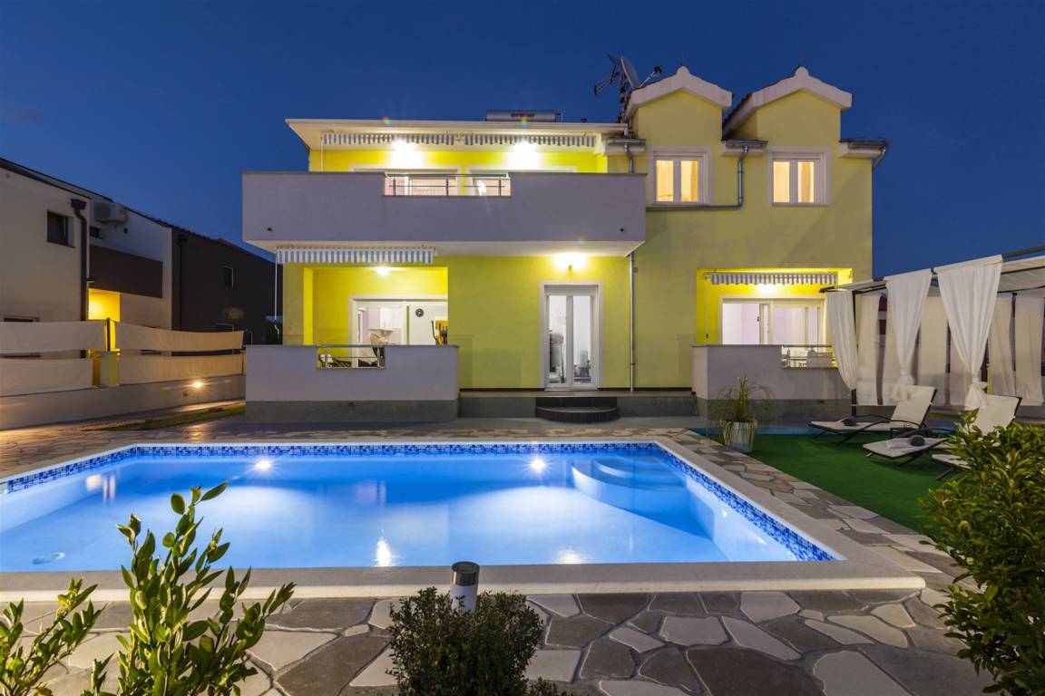 250 M² Ferienhaus ∙ 5 Schlafzimmer ∙ 10 Gäste - Šibenik