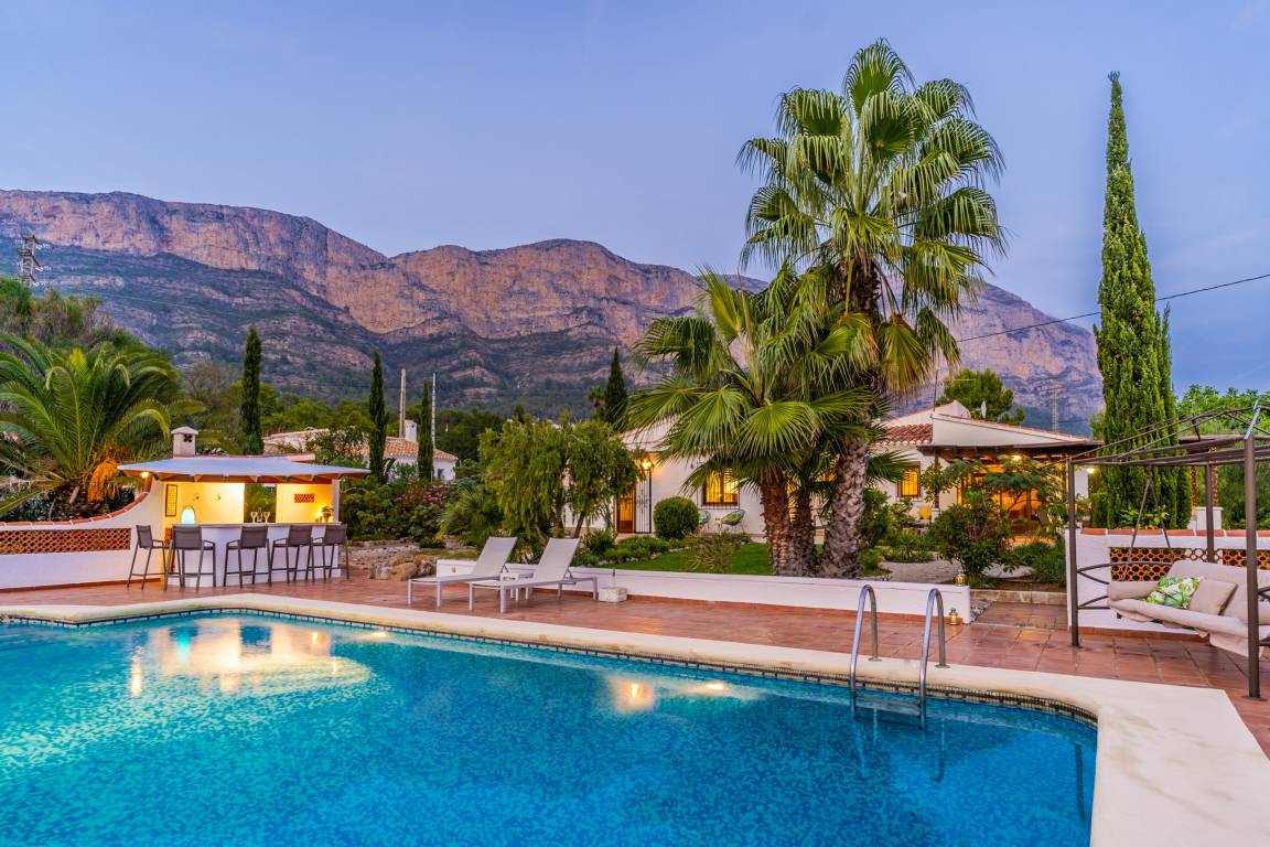 212 M² Villa ∙ 3 Habitaciones ∙ 6 Huéspedes - Denia