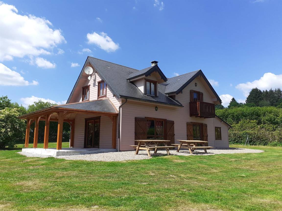 140 M² Cottage ∙ 5 Chambres ∙ 10 Personnes - Lac des Settons