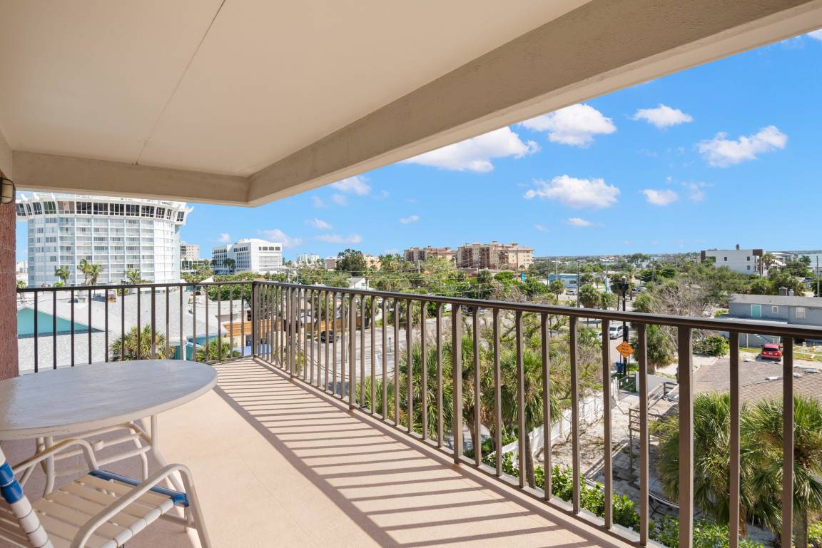 Condo ∙ 1 Bedroom ∙ 4 Guests - St. Pete Beach, FL