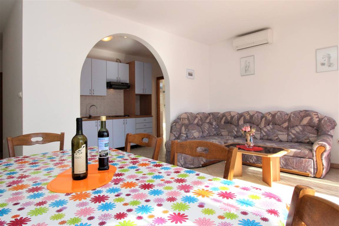 80 M² Ferienwohnung ∙ 3 Schlafzimmer ∙ 6 Gäste - Baška