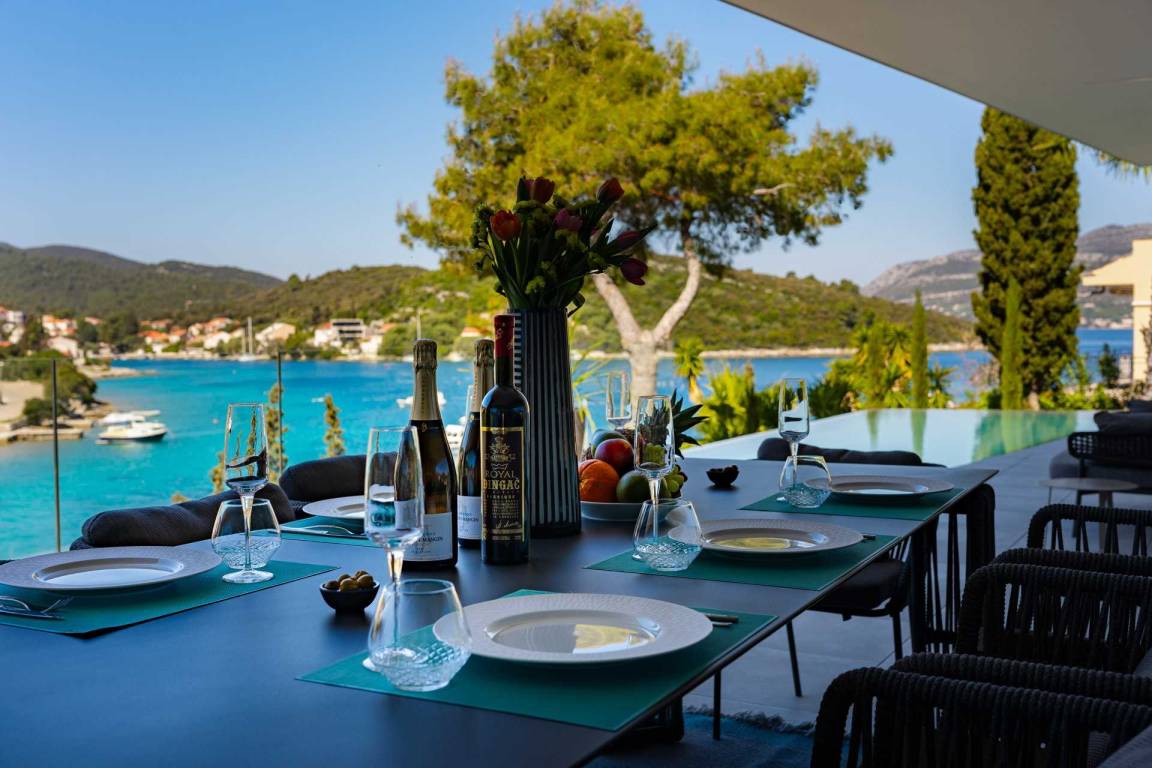 370 M² Villa ∙ 4 Bedrooms ∙ 8 Guests - Korčula