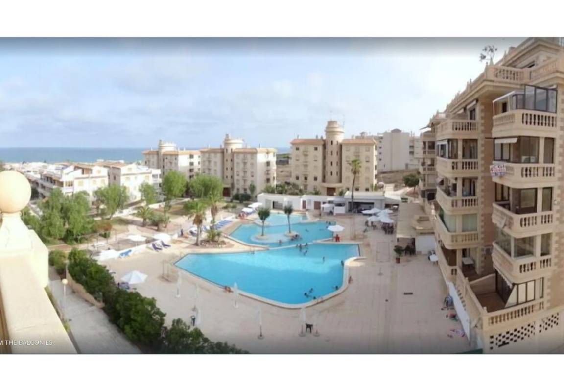 134 M² Apartamento ∙ 3 Habitaciones ∙ 6 Huéspedes - La Marina