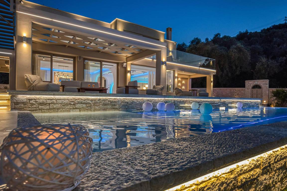 375 M² Villa ∙ 4 Bedrooms ∙ 12 Guests - Kalami