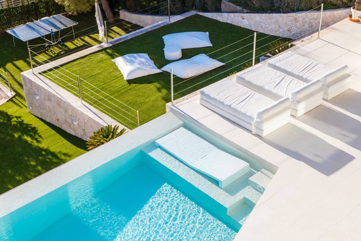 400 M² Villa ∙ 5 Bedrooms ∙ 8 Guests - Palma Nova