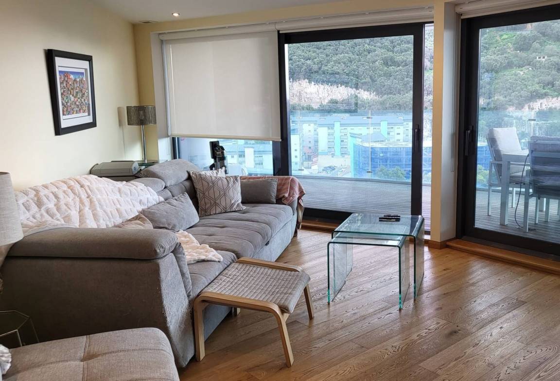 150 M² Huoneisto ∙ 3 Makuuhuonetta ∙ 6 Vierasta - Algeciras