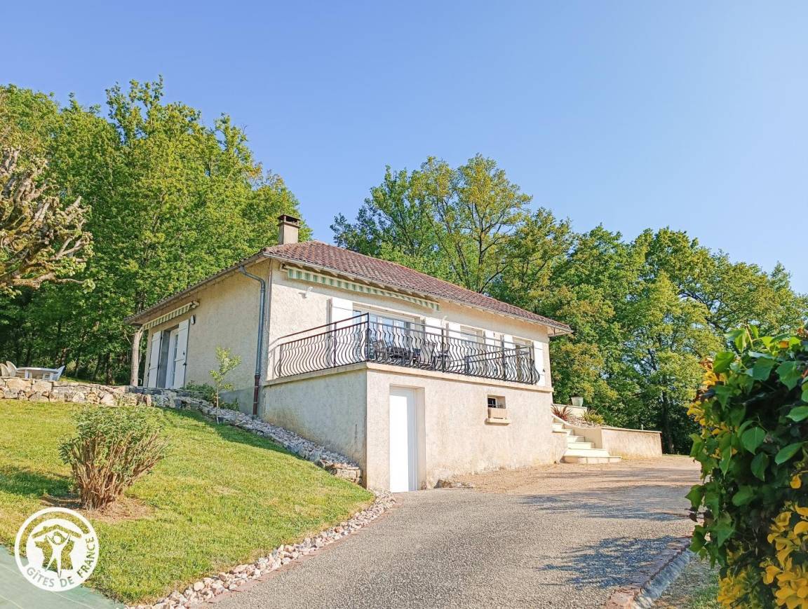 69 M² Gîte ∙ 2 Chambres ∙ 4 Personnes - Turenne