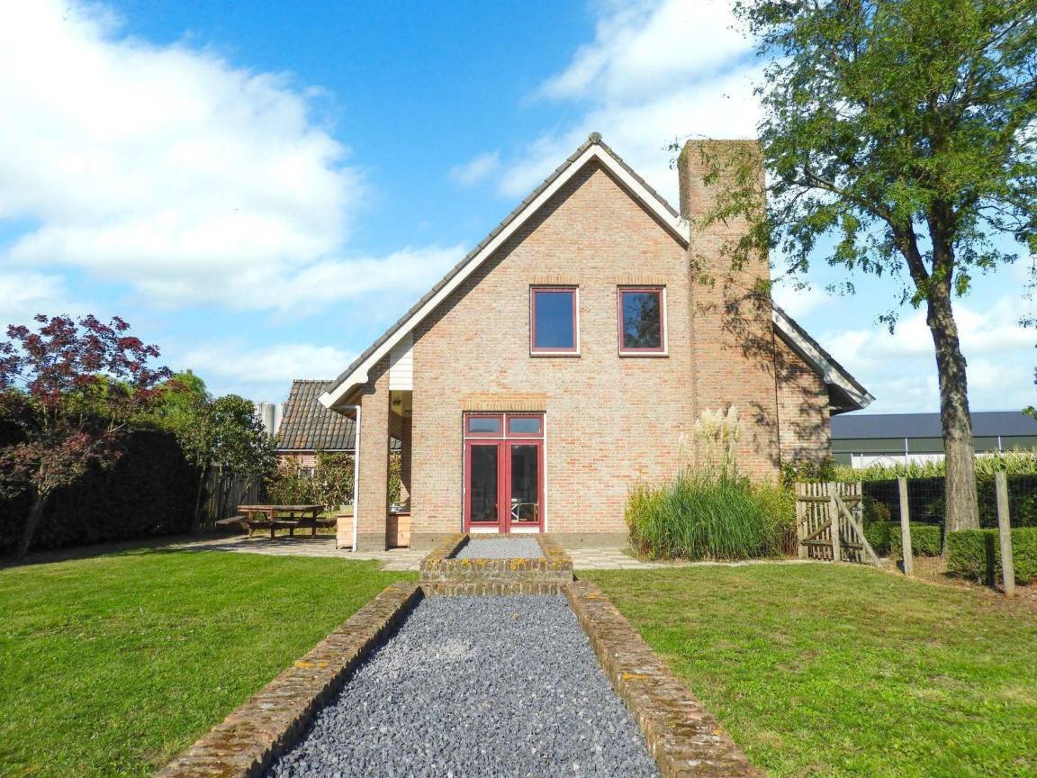 100 M² House ∙ 4 Bedrooms ∙ 8 Guests - Eeklo